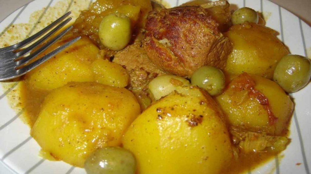 Ragoût de pommes de terre aux olives riche en goût