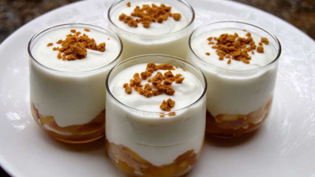 Verrines de fromage blanc au spéculoos et aux pommes savoureuses