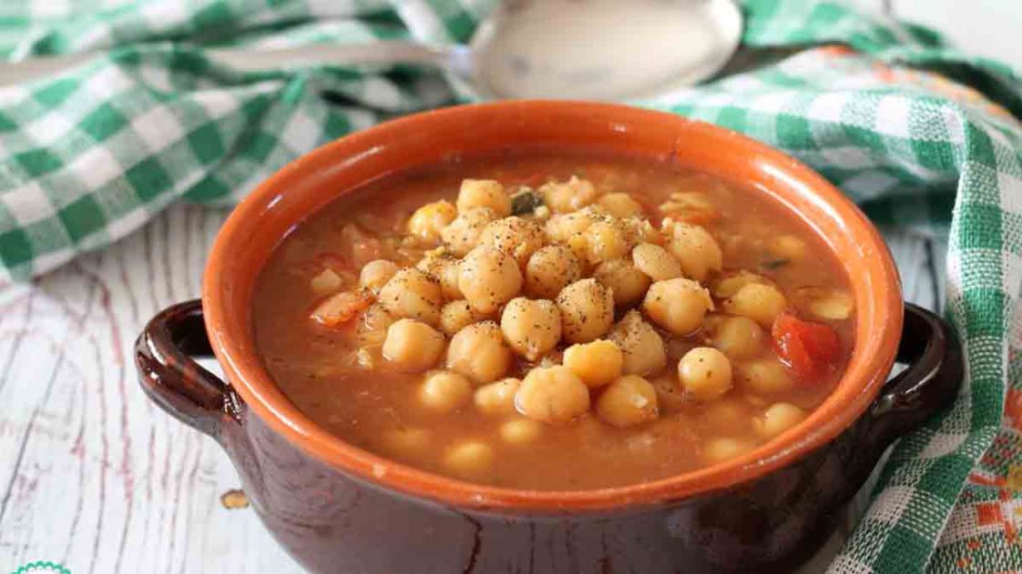 Soupe aux pois chiches saine et délicieuse
