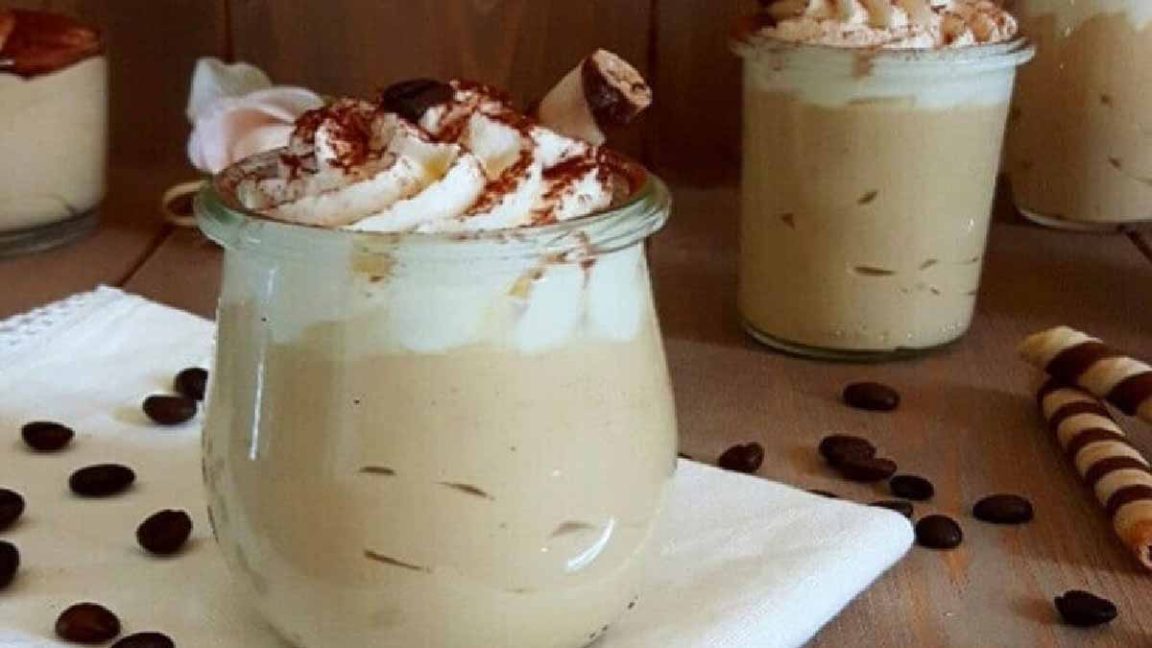 Mousse au café et au yaourt grec: un dessert irrésistible et plein de ...