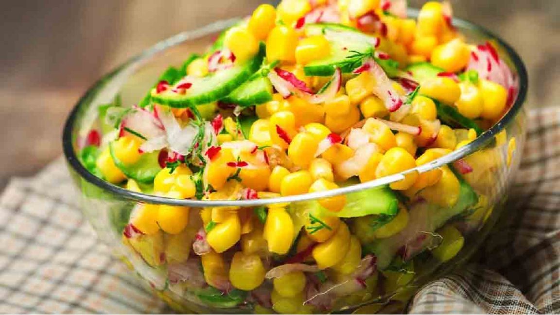 Salade de maïs: légère et délicieuse