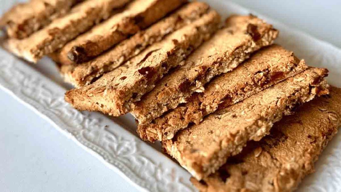 Biscuits aux flocons d'avoine et aux dattes: légers et savoureux