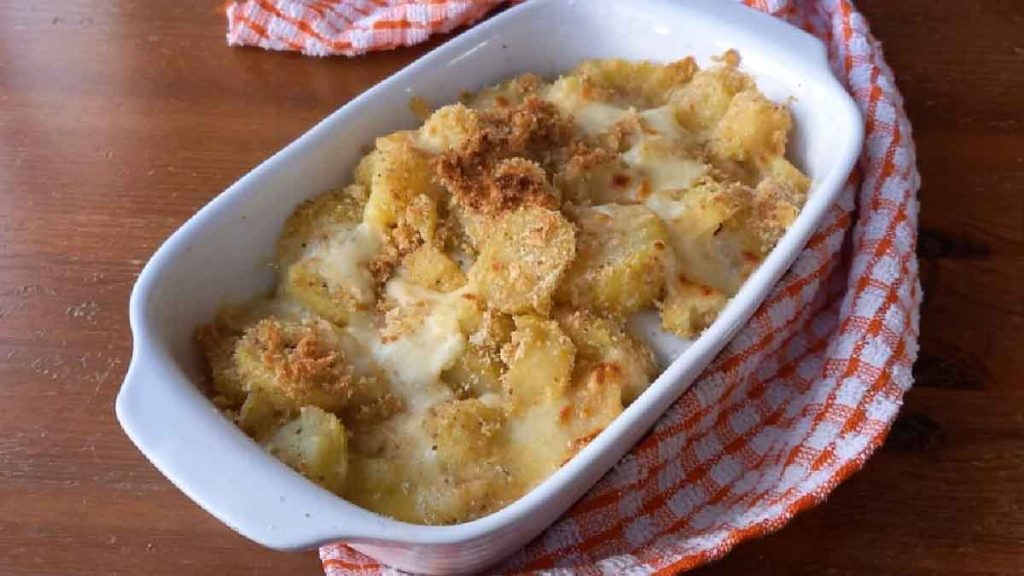 Pommes de terre gratinées aux 3 fromages: croustillantes et filandreuses