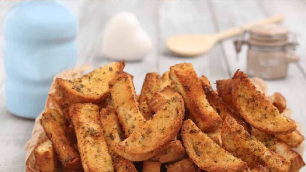 Chips de pain épicées: croustillantes et super bonnes