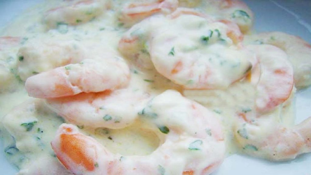 Crevettes crémeuses à l'ail: un plat élégant et gourmand