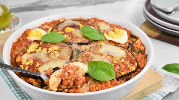 Gratin de riz aux aubergines et à la sauce tomate: un plat super bon et ...