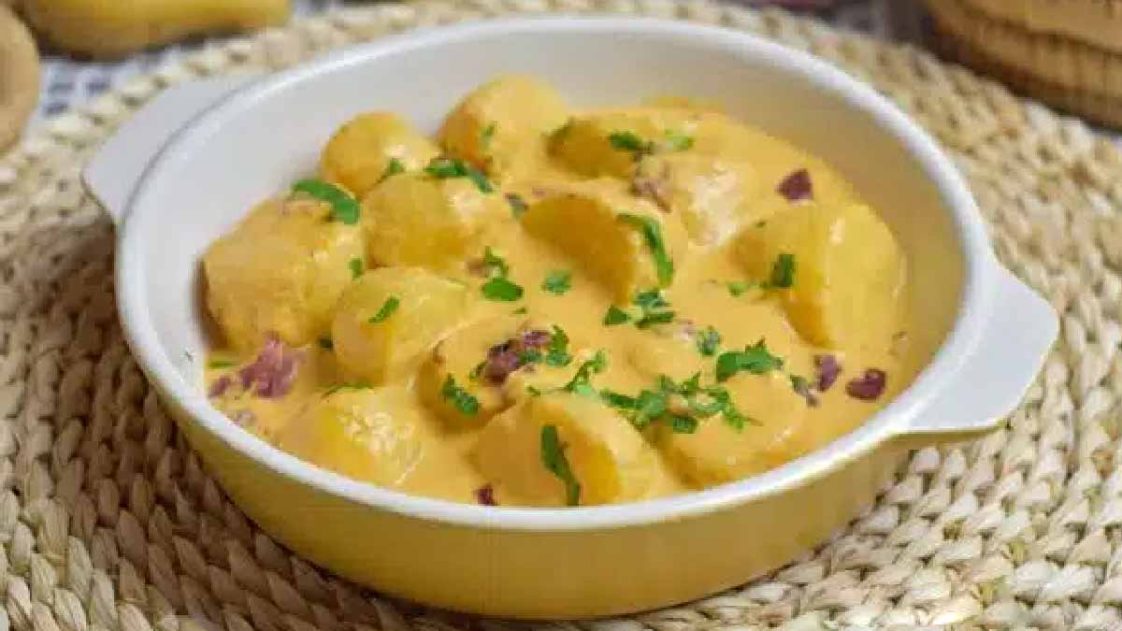Pommes de terre à la sauce crémeuse et épicée: un plat riche en goût et ...