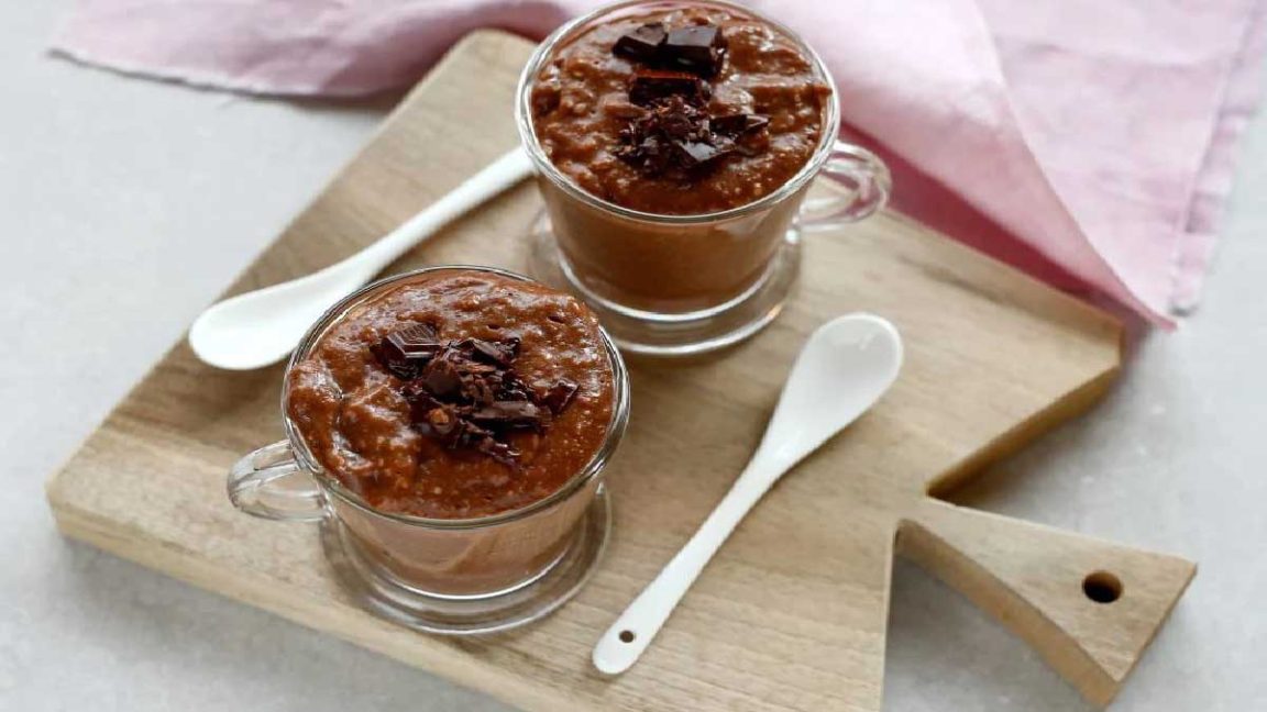 Pudding de riz au lait au chocolat: un dessert à la cuillère fantastique