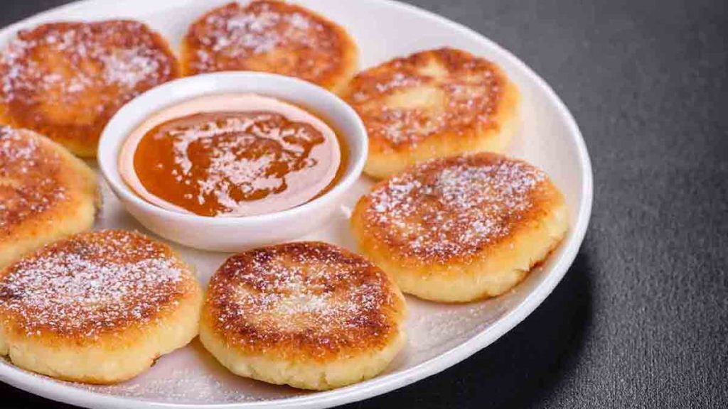 Beignets aux pommes et au yaourt: légers et savoureux, parfaits pour le ...