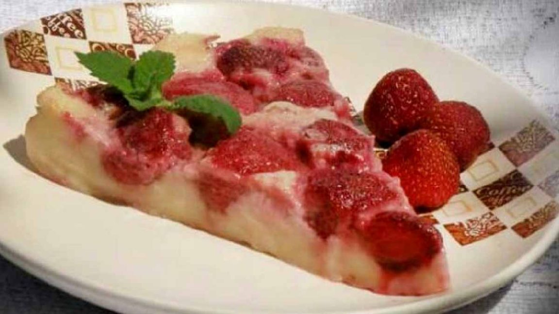 Clafoutis aux fraises et aux amandes: un délice qui fond dans la bouche