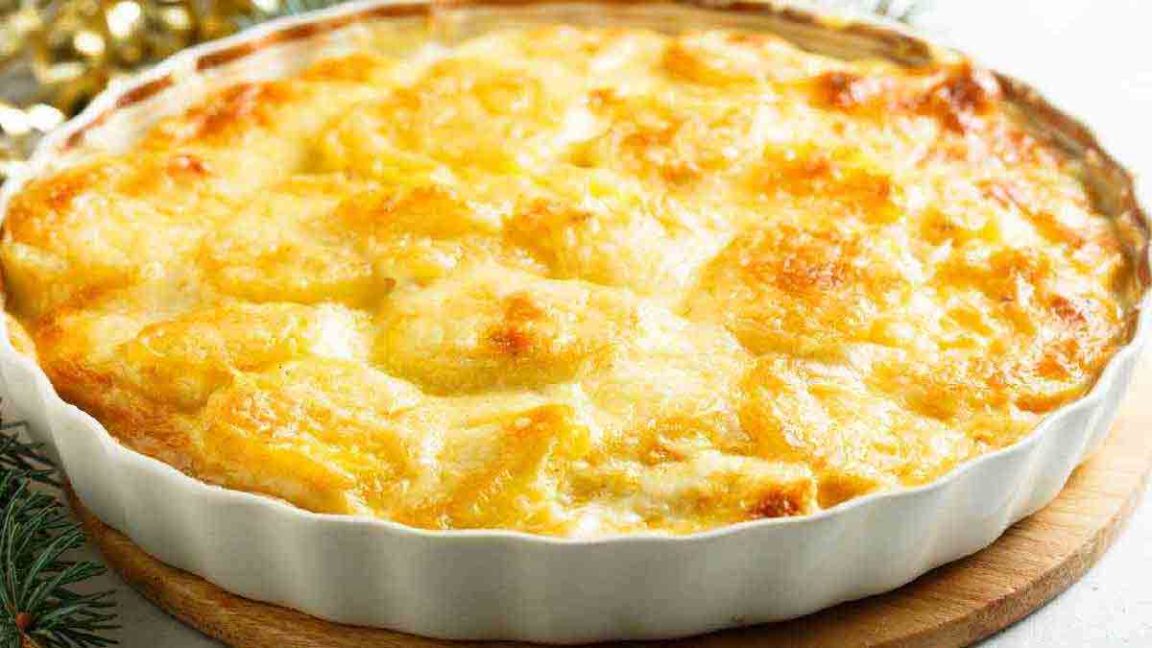 Des artichauts, des pommes de terre, du jambon et des fromages: voilà ...