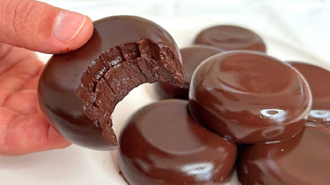 Friandises au cacao et au lait de coco: fondantes et succulentes