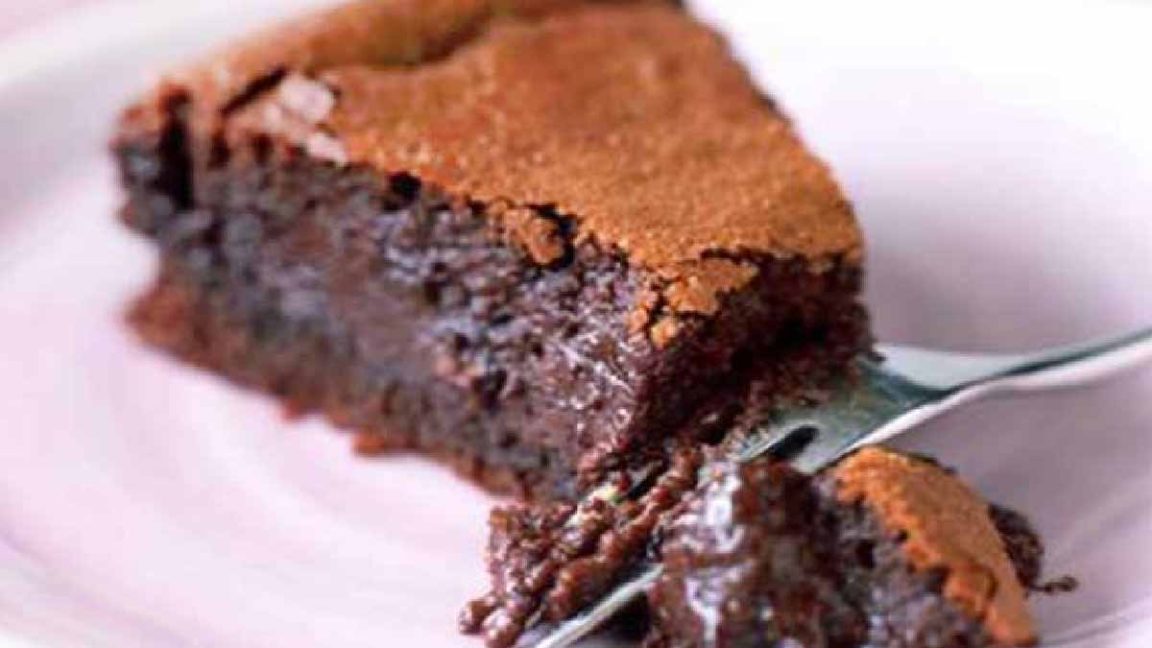 Gâteau au chocolat sans sucre ni beurre: fondant et super savoureux