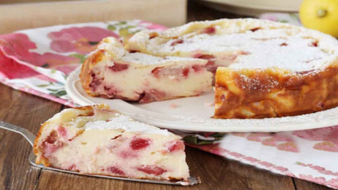 Gâteau aux fraises et au yaourt: une pâte fondante et une saveur exquise