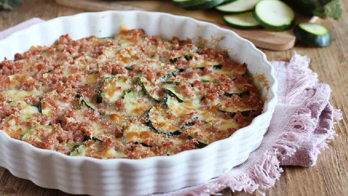 Gratin de courgettes au jambon et au fromage fumé: un plat succulent ...