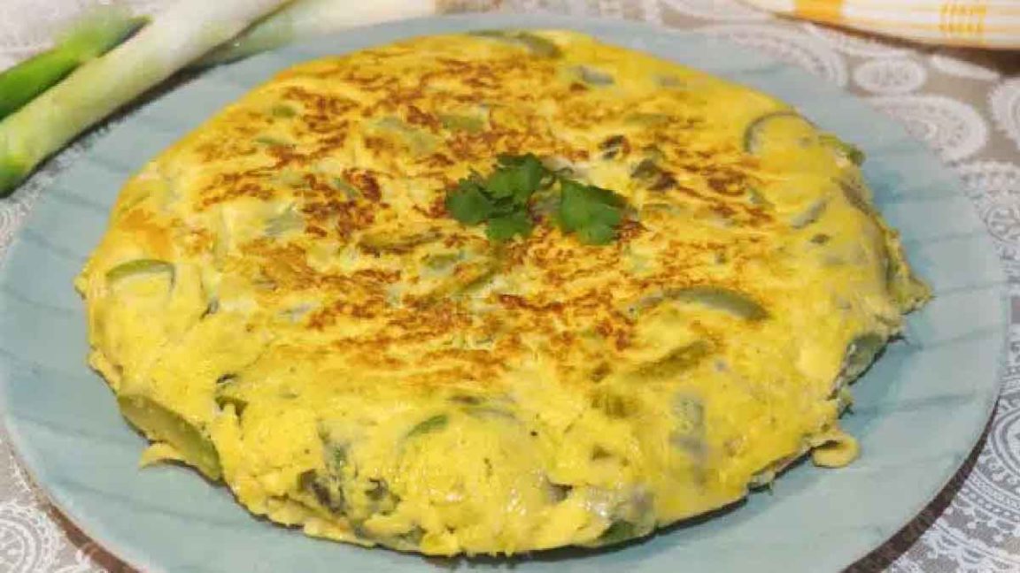 Omelette aux courgettes: un plat simple et super bon