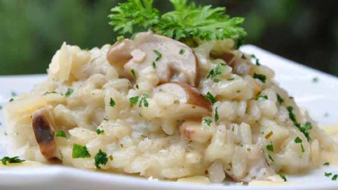 Risotto aux champignons: un plat léger et très délicieux
