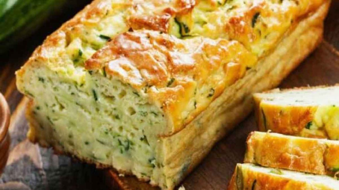 Cake aux courgettes et au jambon: pour un apéro savoureux et léger