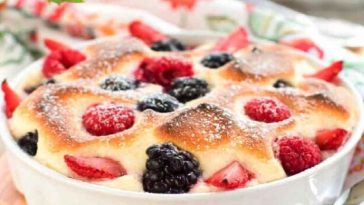 Clafoutis léger et délicieux aux fruits rouges