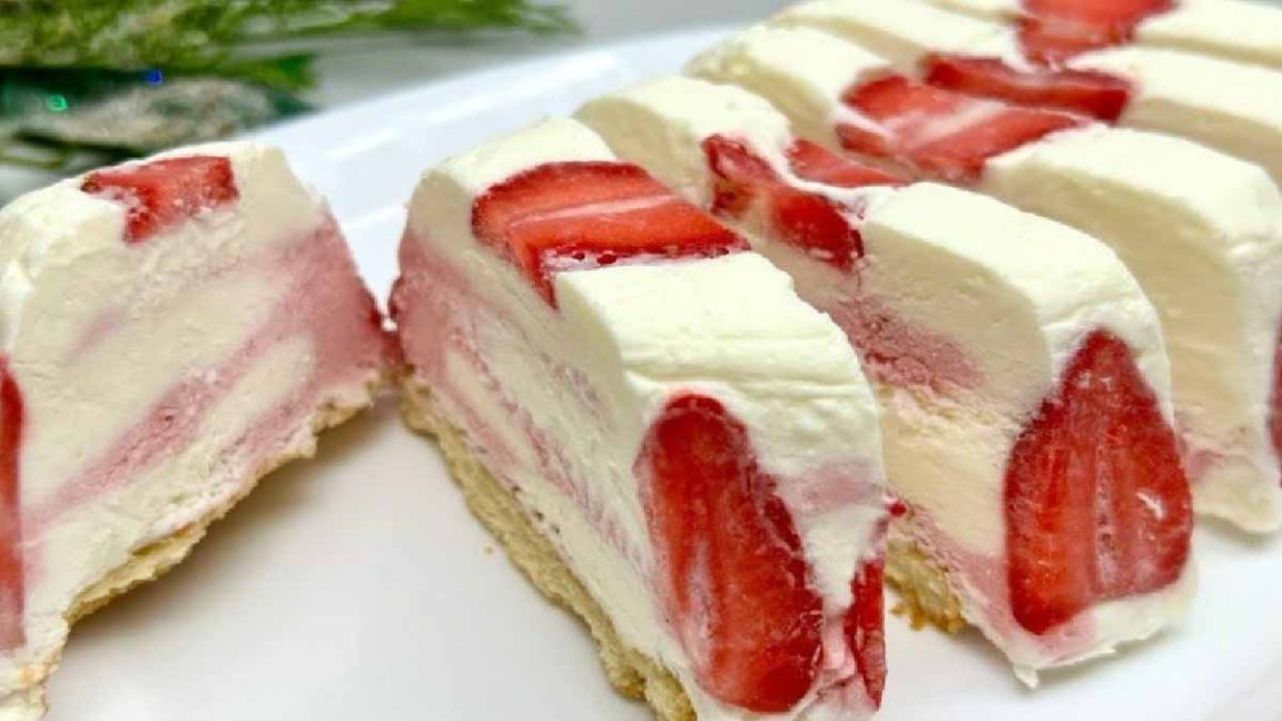 Gâteau De Crème Glacée Aux Fraises Divinement Bon Et Sans Sorbetière