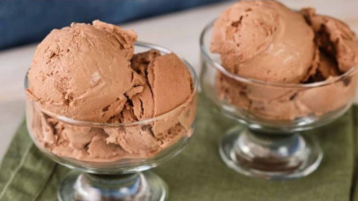 Glace au chocolat à 2 ingrédients: légère et délicieuse, sans sucre ni ...