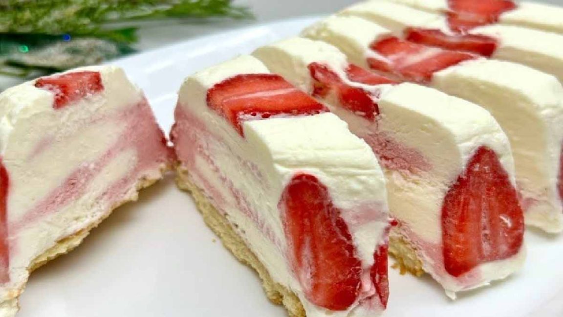 Parfait crémeux aux fraises: chaque bouchée de ce dessert exquis est ...