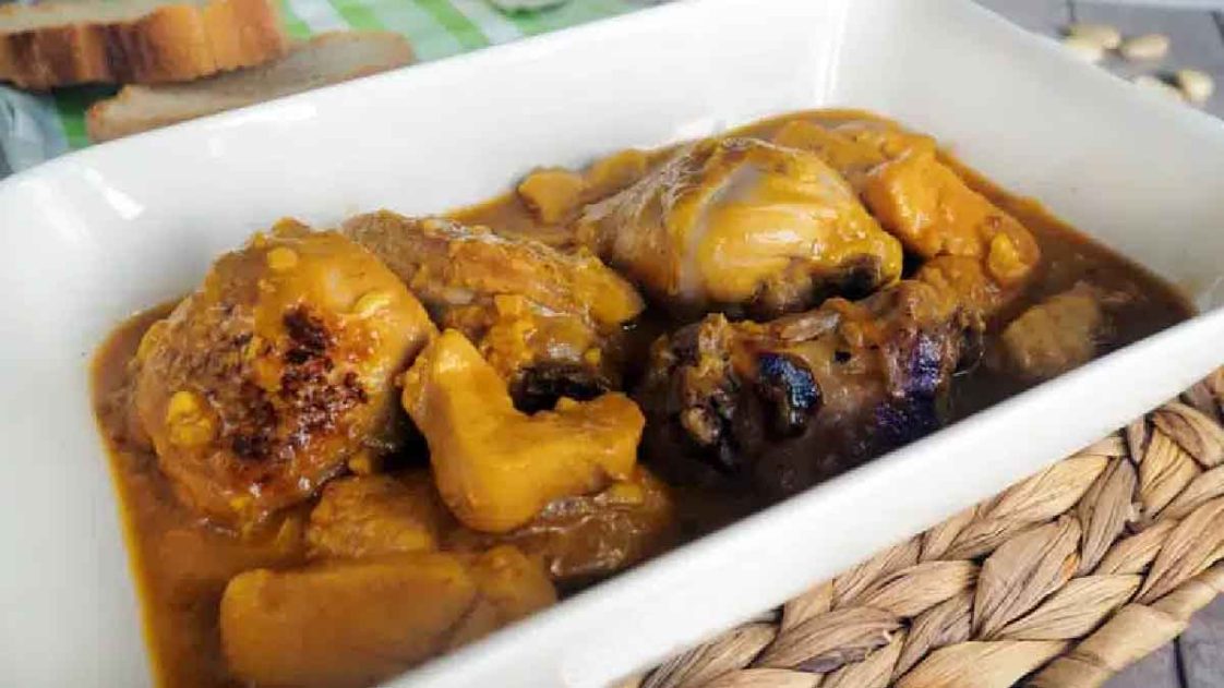 Poulet à la sauce à l'ail et aux amandes: un plat succulent et riche en ...