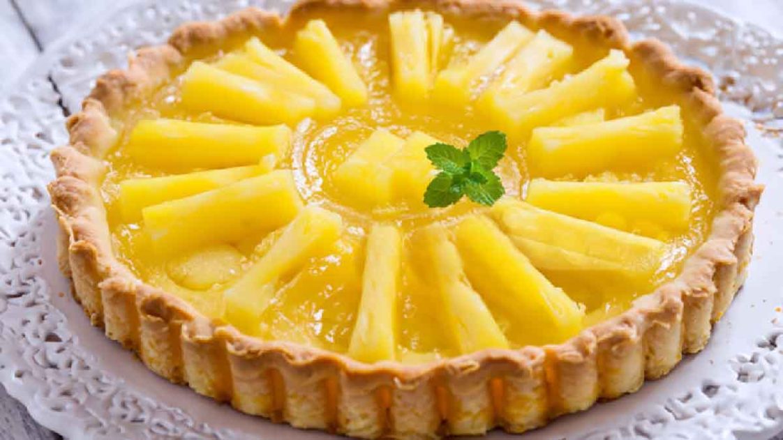 Tarte sans cuisson au lemon curd et à l'ananas: agréablement invitante ...