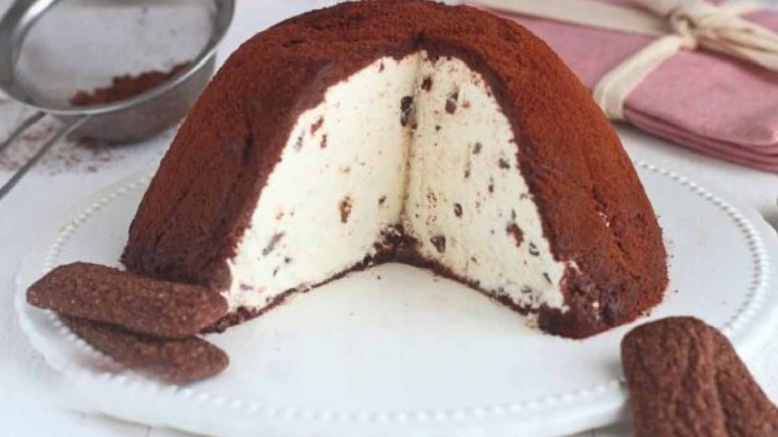 Charlotte à la crème de lait concentré et au chocolat: un dessert froid ...