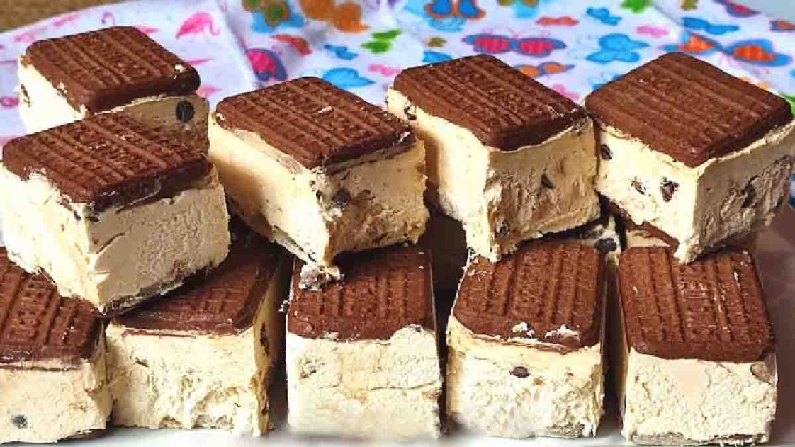Gâteaux de biscuits à la crème glacée: une collation spectaculaire et ...