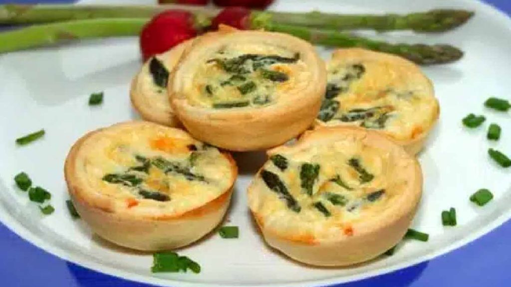 Mini quiches aux asperges sauvages: un apéritif succulent pour faire ...