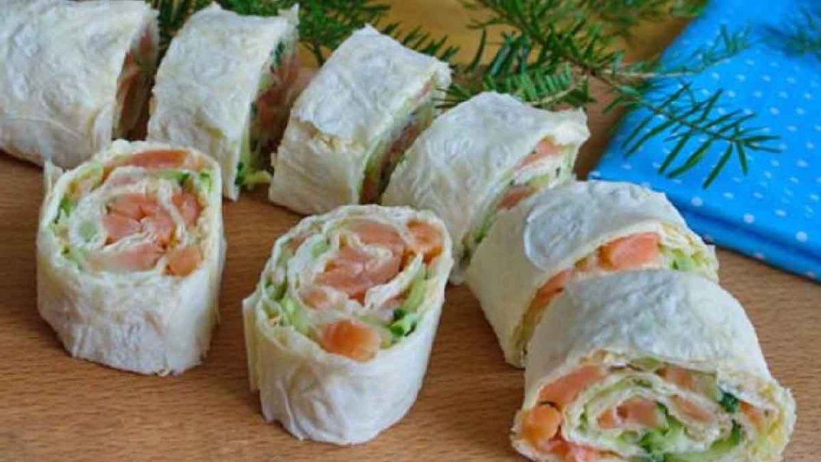 Mini roulés de wraps au saumon fumé