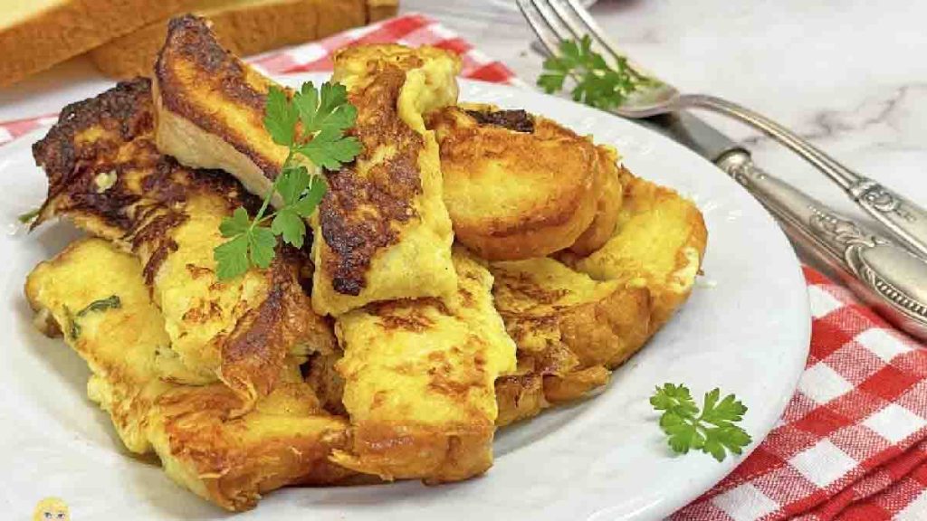 Pain perdu salé: une recette peu coûteuse et très savoureuse