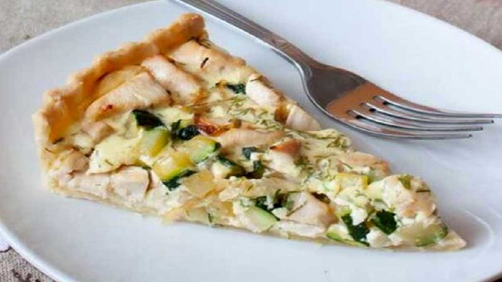 Quiche aux courgettes et au poulet: saine, légère et savoureuse