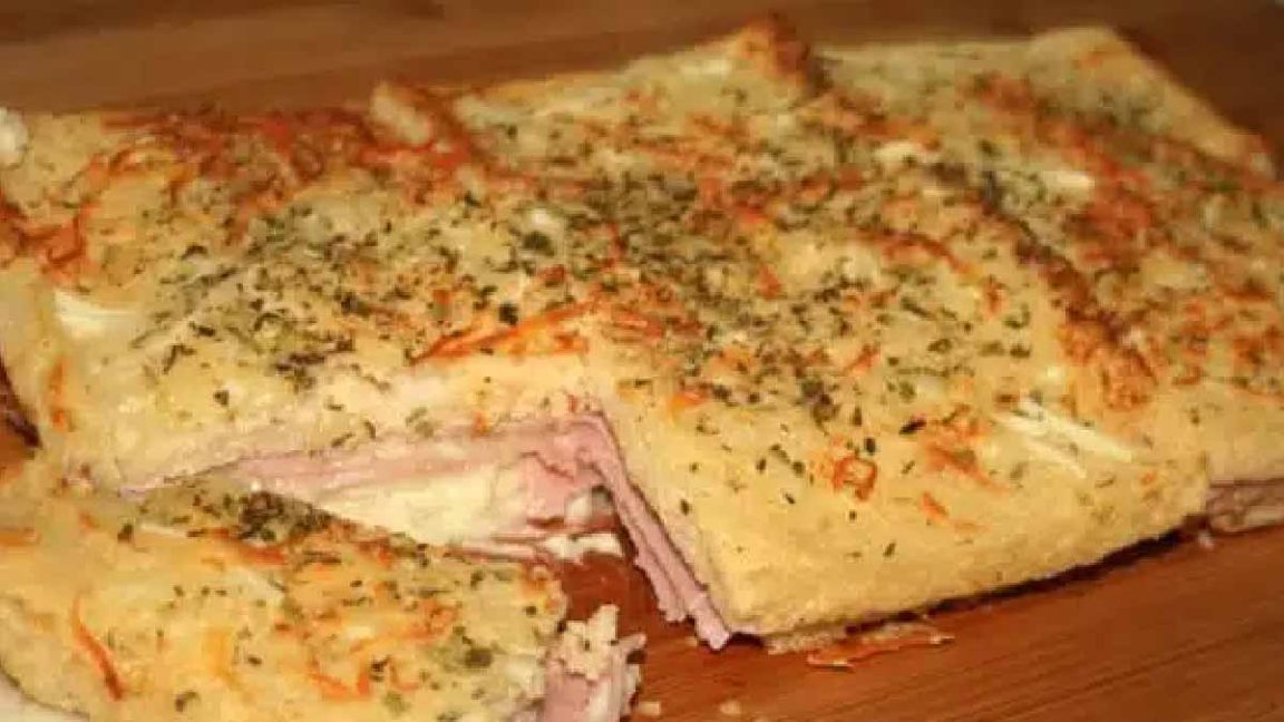 Toasts au jambon et aux fromages: un repas simple et savoureux pour le ...