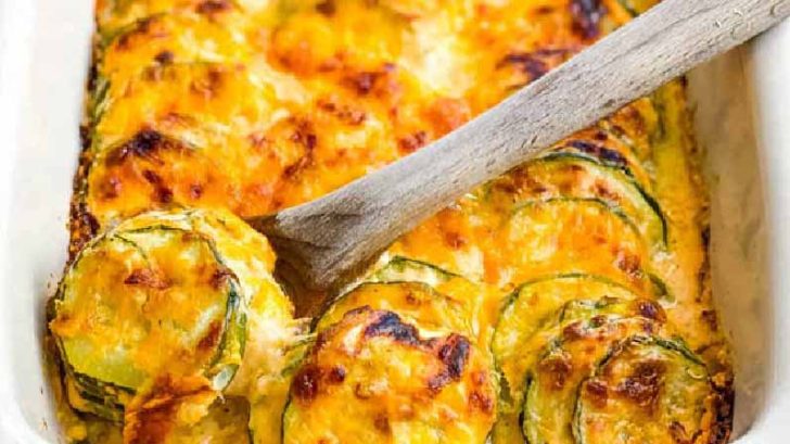 Gratin De Courgettes Au Jambon Et à La Mozzarella Un Plat Réconfortant