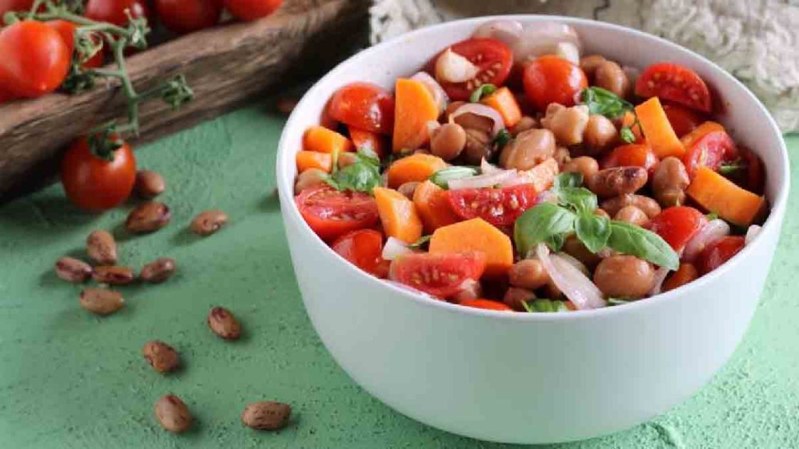 Salade de haricots aux légumes: une recette fraîche et pleine de saveur