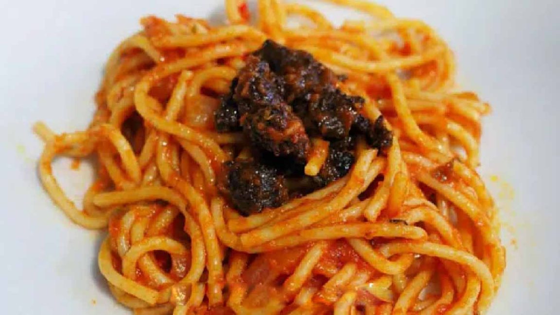 Spaghettis au boudin et à la sauce tomate: un délicieux plat que tout ...