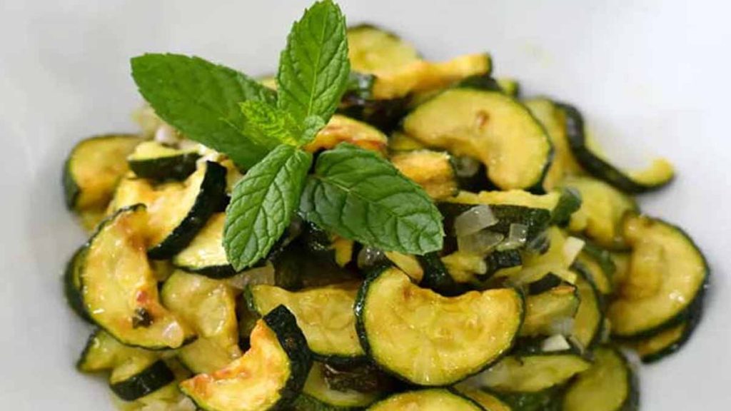 Courgettes poêlées: un accompagnement simple, léger et délicieux