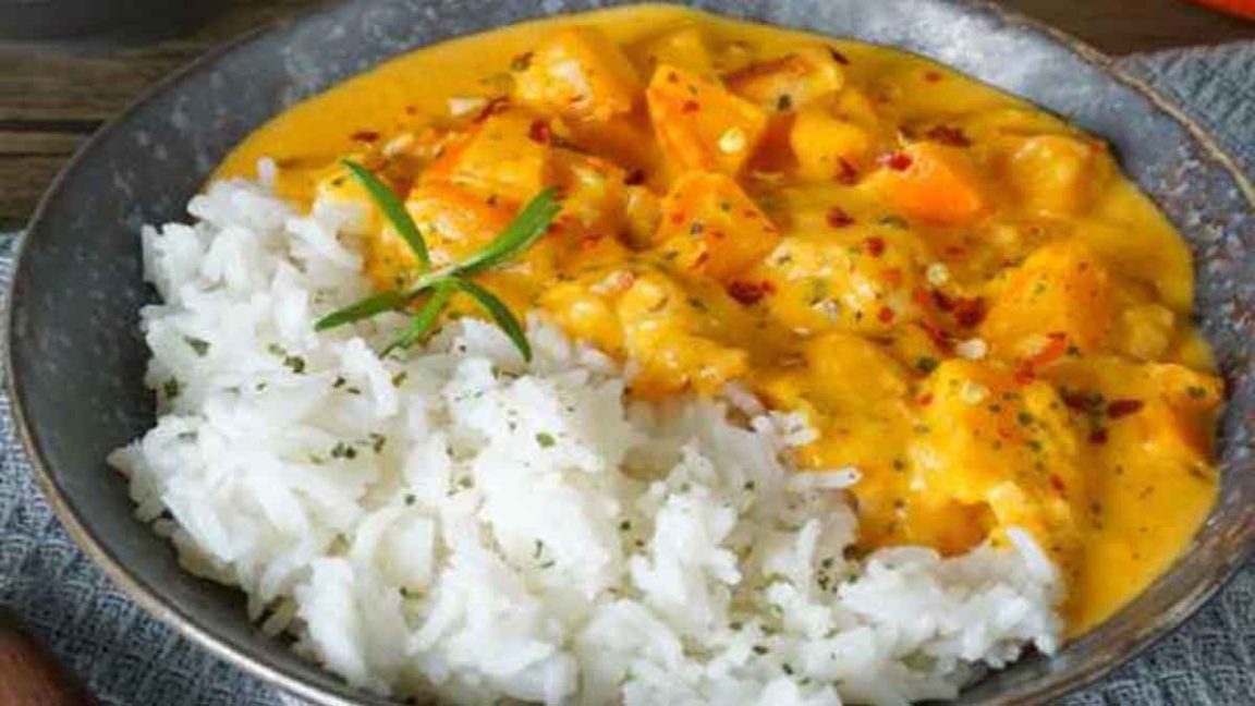 Curry de potiron: enrichi de lait de coco, gourmand et appétissant