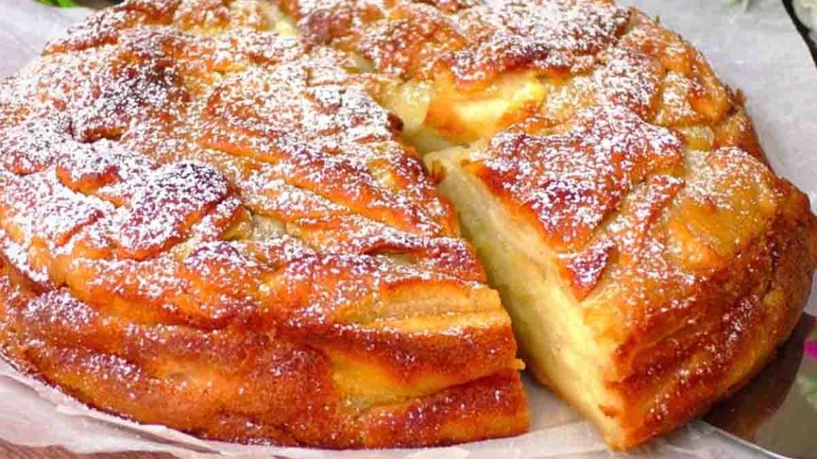 Gâteau invisible aux pommes: fait avec beaucoup de fruits et peu de ...