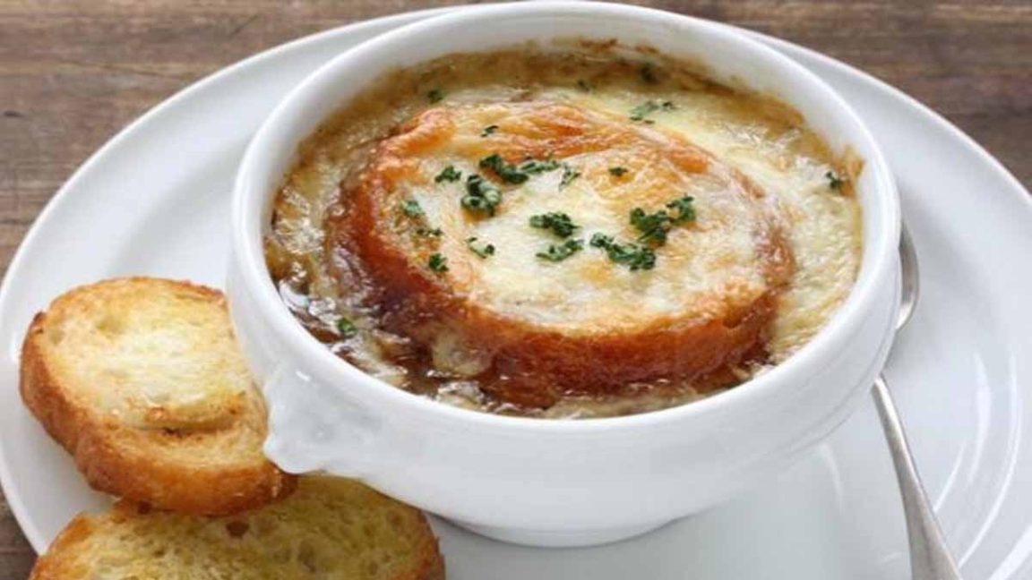 Soupe gratinée à l'oignon: une explosion de saveurs fantastique