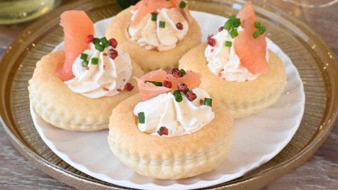 Vol-au-vent au fromage frais et au saumon fumé: l’apéritif idéal pour ...