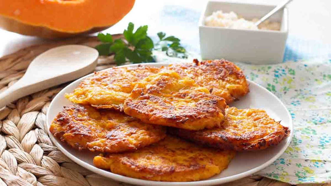 Galettes de potiron aux pommes de terre: leur saveur délicate et légère ...