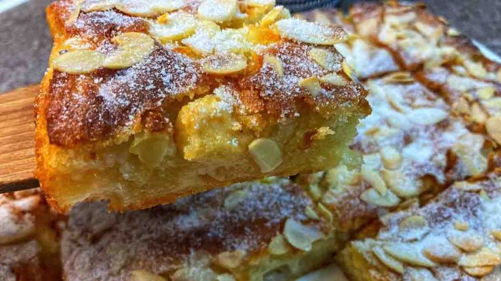 Gâteau aux pommes et aux amandes: moelleux, léger et super savoureux