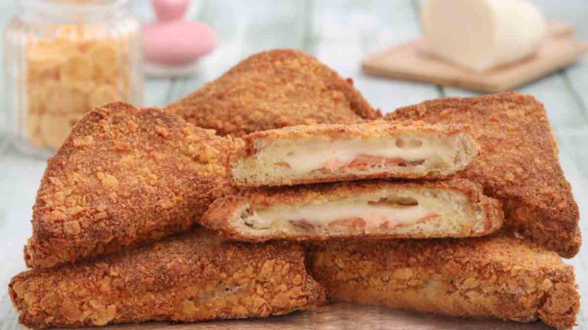 Sandwichs panés au saumon fumé et à la scamorza: super bons, filandreux ...
