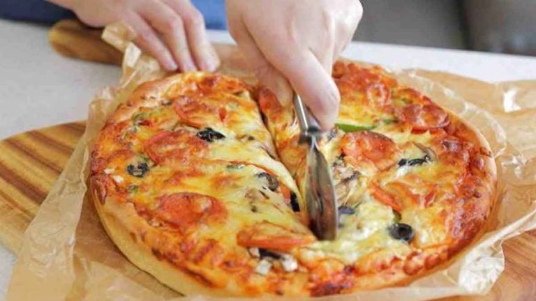 Comment faire une pizza maison parfaite? Découvrez le secret des ...