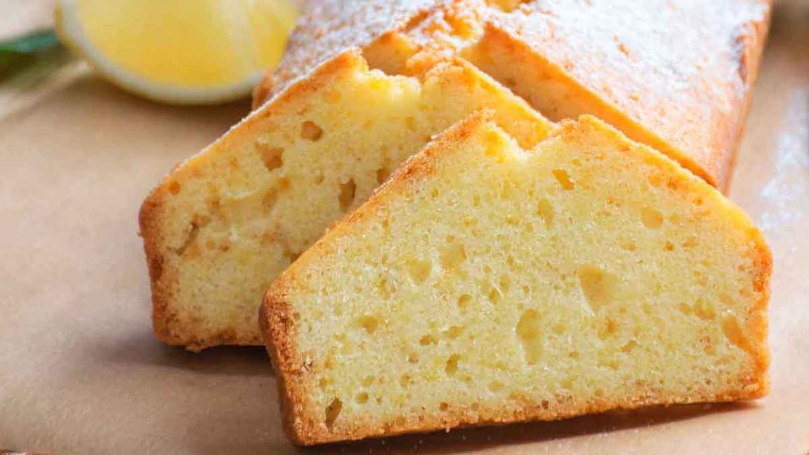 Cake sans beurre au citron: pour une collation parfumée et savoureuse