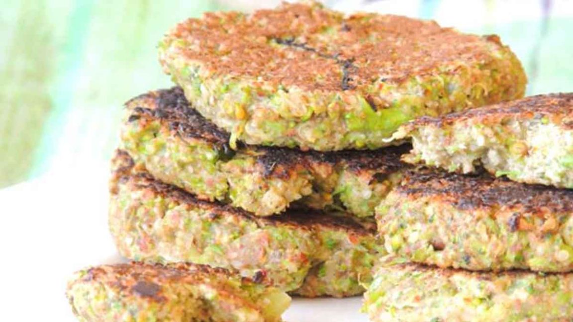 Galettes au quinoa et aux légumes: un plat léger et savoureux, idéal ...