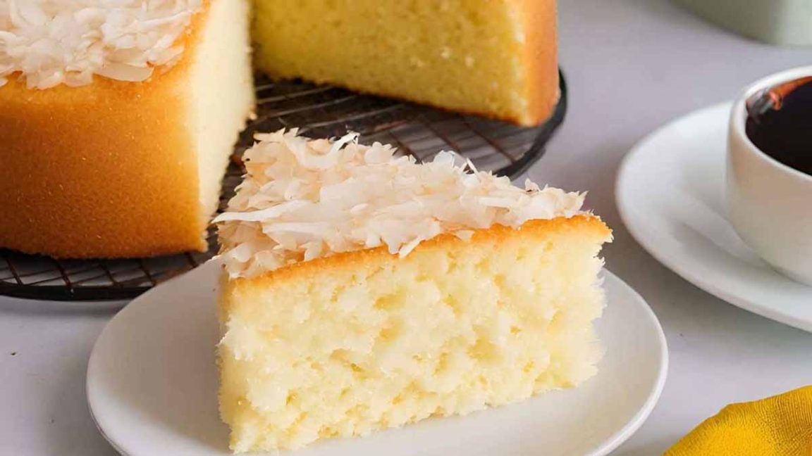 Gâteau à la noix de coco: recette simple et savoureuse